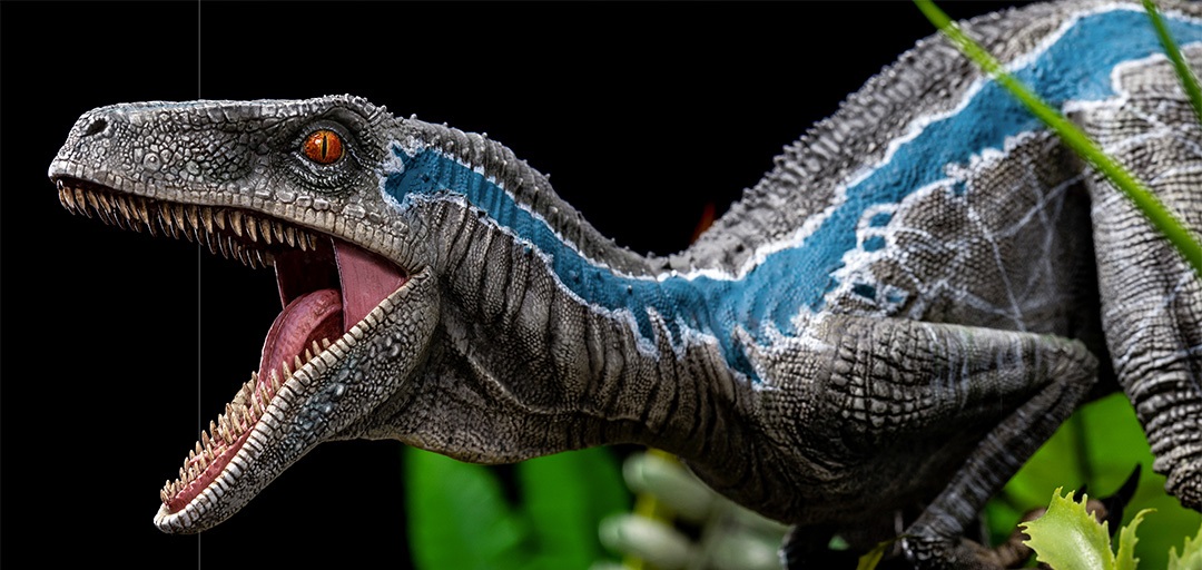 The charismatic Velociraptor Blue gets a statue by Iron Studios ...