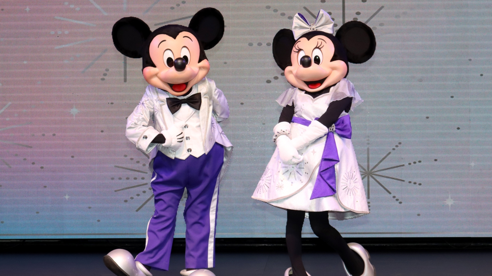 SAG-AFTRA Strike: Disney Characters Walk Carpet Instead of Stars at ...